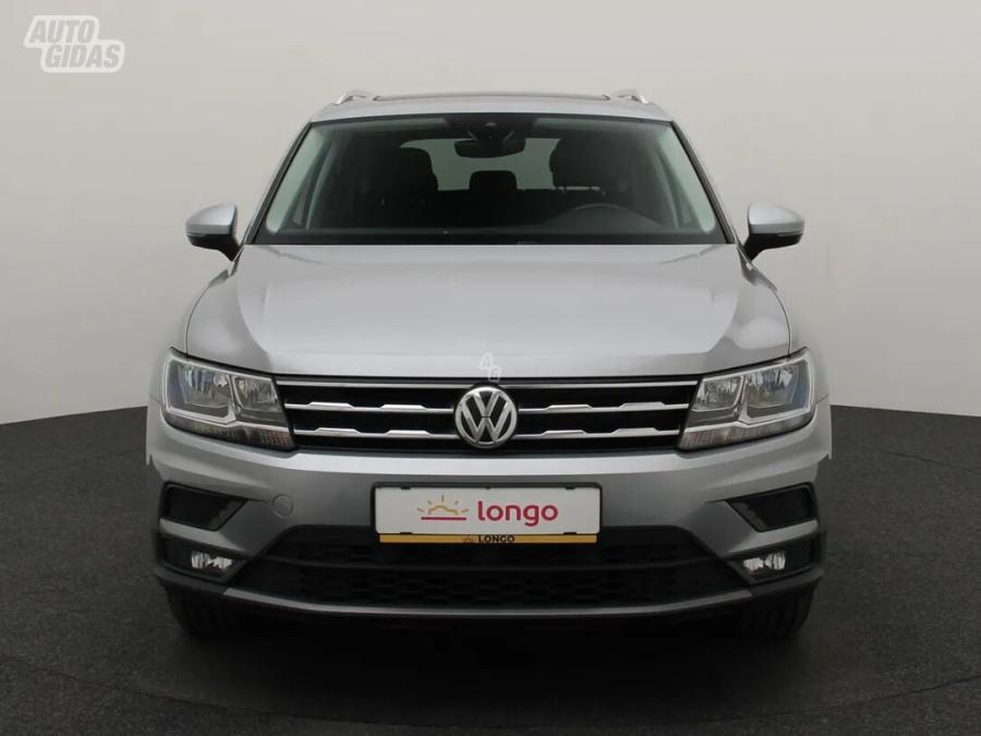 Pelēks Volkswagen Tiguan Allspace 2021 Viļņa, ar dzinēja tilpumu 2.00 L un nobraukumu 101 tūkst. km par 25499 €, foto 4 vietnē AUTOMOTO.COM.LV