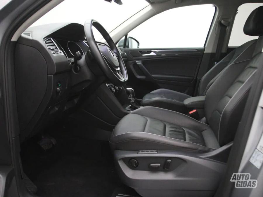 Pelēks Volkswagen Tiguan Allspace 2021 Viļņa, ar dzinēja tilpumu 2.00 L un nobraukumu 101 tūkst. km par 25499 €, foto 5 vietnē AUTOMOTO.COM.LV