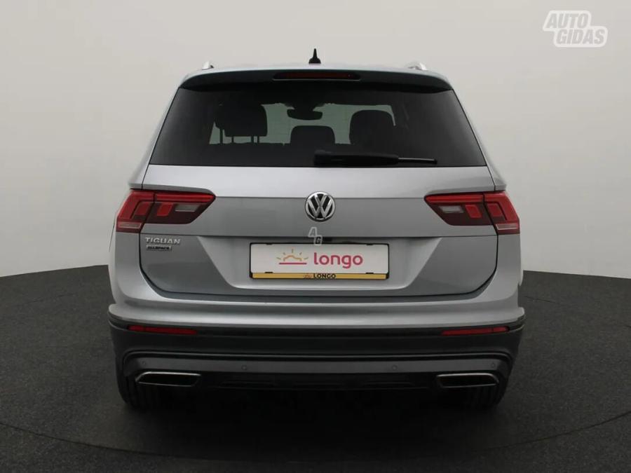 Pelēks Volkswagen Tiguan Allspace 2021 Viļņa, ar dzinēja tilpumu 2.00 L un nobraukumu 101 tūkst. km par 25499 €, foto 6 vietnē AUTOMOTO.COM.LV