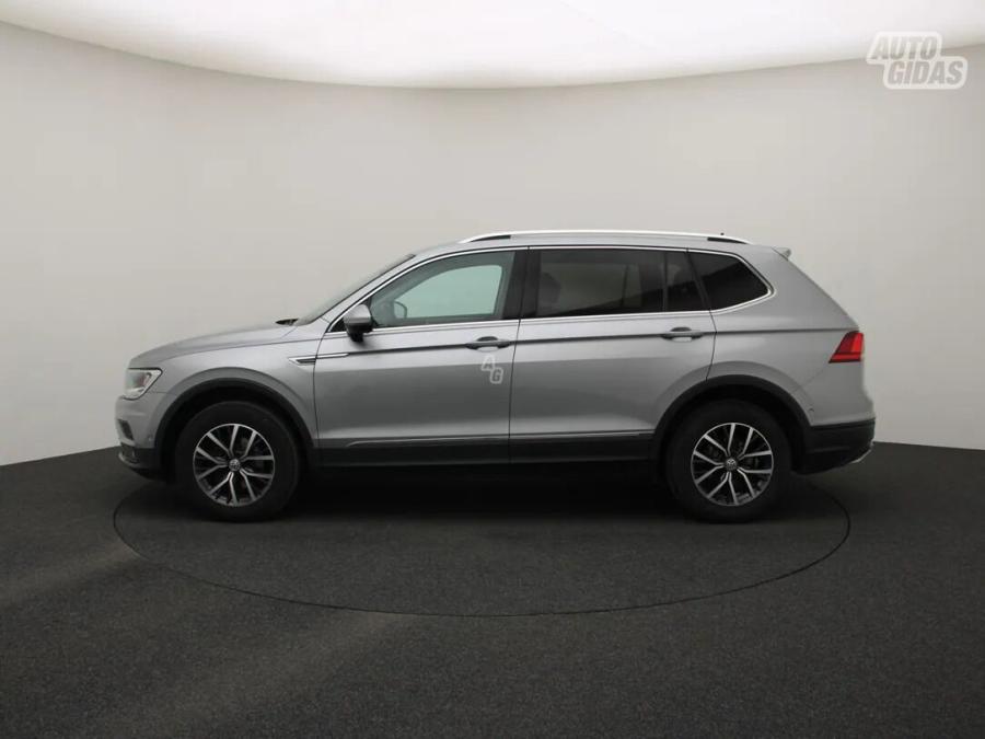 Pelēks Volkswagen Tiguan Allspace 2021 Viļņa, ar dzinēja tilpumu 2.00 L un nobraukumu 101 tūkst. km par 25499 €, foto 7 vietnē AUTOMOTO.COM.LV