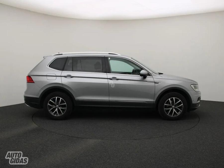 Pelēks Volkswagen Tiguan Allspace 2021 Viļņa, ar dzinēja tilpumu 2.00 L un nobraukumu 101 tūkst. km par 25499 €, foto 10 vietnē AUTOMOTO.COM.LV