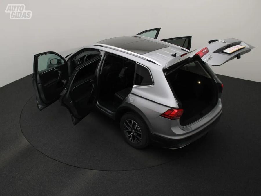 Pelēks Volkswagen Tiguan Allspace 2021 Viļņa, ar dzinēja tilpumu 2.00 L un nobraukumu 101 tūkst. km par 25499 €, foto 14 vietnē AUTOMOTO.COM.LV
