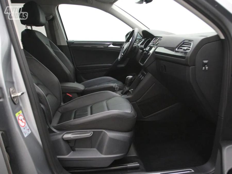Pelēks Volkswagen Tiguan Allspace 2021 Viļņa, ar dzinēja tilpumu 2.00 L un nobraukumu 101 tūkst. km par 25499 €, foto 15 vietnē AUTOMOTO.COM.LV
