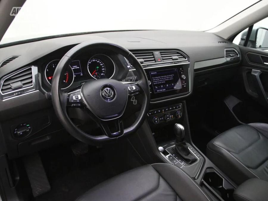 Pelēks Volkswagen Tiguan Allspace 2021 Viļņa, ar dzinēja tilpumu 2.00 L un nobraukumu 101 tūkst. km par 25499 €, foto 17 vietnē AUTOMOTO.COM.LV