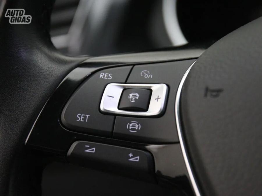 Pelēks Volkswagen Tiguan Allspace 2021 Viļņa, ar dzinēja tilpumu 2.00 L un nobraukumu 101 tūkst. km par 25499 €, foto 34 vietnē AUTOMOTO.COM.LV