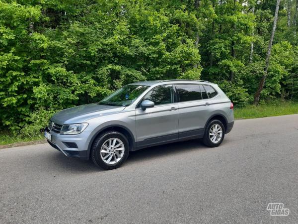 Volkswagen Tiguan Allspace 2021 Kauņa vietnē Pelēks Volkswagen Tiguan Allspace 2021 Kauņa, ar dzinēja tilpumu 2.00 L un nobraukumu 31 tūkst. km par 13500 €, foto 3 vietnē AUTOMOTO.COM.LV