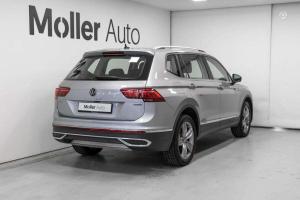 Grey Volkswagen Tiguan Allspace 2022 in Vilnius, with an engine capacity of 2.00 L and mileage of 153 thousand km for 28100 €, photo 3 on AUTOMOTO.COM.LV