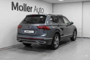 Grey Volkswagen Tiguan Allspace 2022 in Vilnius, with an engine capacity of 2.00 L and mileage of 147 thousand km for 29800 €, photo 3 on AUTOMOTO.COM.LV