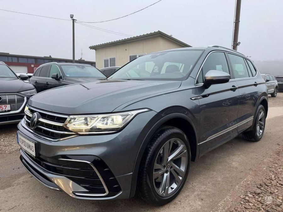 Grey Volkswagen Tiguan Allspace 2022 in Vilnius, with an engine capacity of 2.00 L and mileage of 128 thousand km for 31800 €, photo 1 on AUTOMOTO.COM.LV
