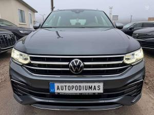 Grey Volkswagen Tiguan Allspace 2022 in Vilnius, with an engine capacity of 2.00 L and mileage of 128 thousand km for 31800 €, photo 3 on AUTOMOTO.COM.LV