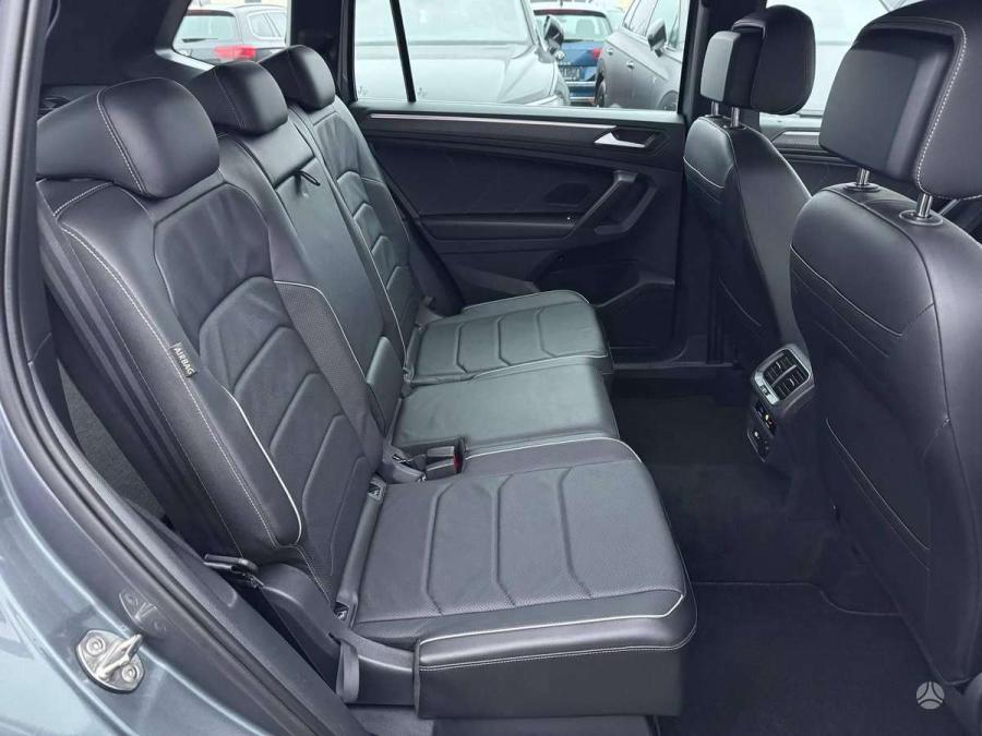 Grey Volkswagen Tiguan Allspace 2022 in Vilnius, with an engine capacity of 2.00 L and mileage of 128 thousand km for 31800 €, photo 14 on AUTOMOTO.COM.LV