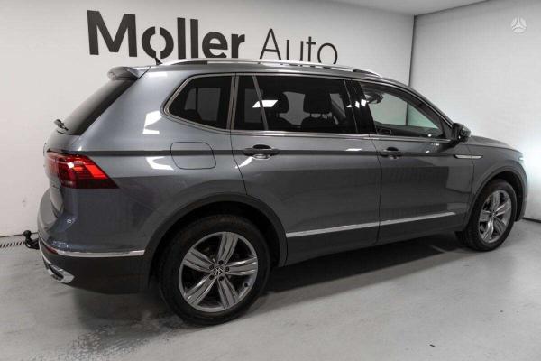 Grey Volkswagen Tiguan Allspace 2022 in Vilnius, with an engine capacity of 2.00 L and mileage of 157 thousand km for 29250 €, photo 4 on AUTOMOTO.COM.LV