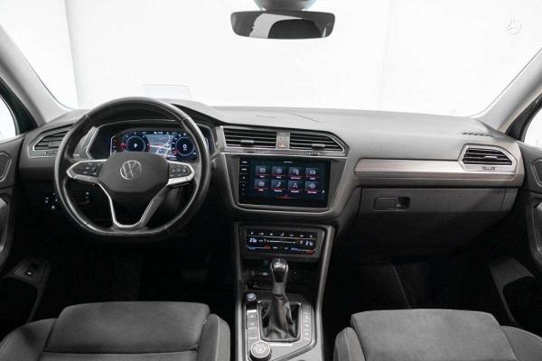 Grey Volkswagen Tiguan Allspace 2022 in Vilnius, with an engine capacity of 2.00 L and mileage of 157 thousand km for 29250 €, photo 9 on AUTOMOTO.COM.LV