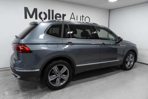 Grey Volkswagen Tiguan Allspace 2022 in Vilnius, with an engine capacity of 2.00 L and mileage of 147 thousand km for 29200 €, photo 4 on AUTOMOTO.COM.LV