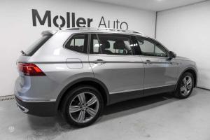 Grey Volkswagen Tiguan Allspace 2022 in Vilnius, with an engine capacity of 2.00 L and mileage of 153 thousand km for 27300 €, photo 3 on AUTOMOTO.COM.LV