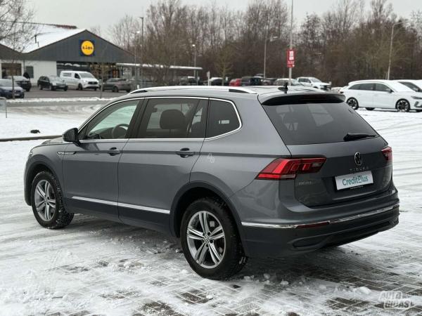 Grey Volkswagen Tiguan Allspace 2022 in Kaunas, with an engine capacity of 2.00 L and mileage of 59 thousand km for 31910 €, photo 8 on AUTOMOTO.COM.LV