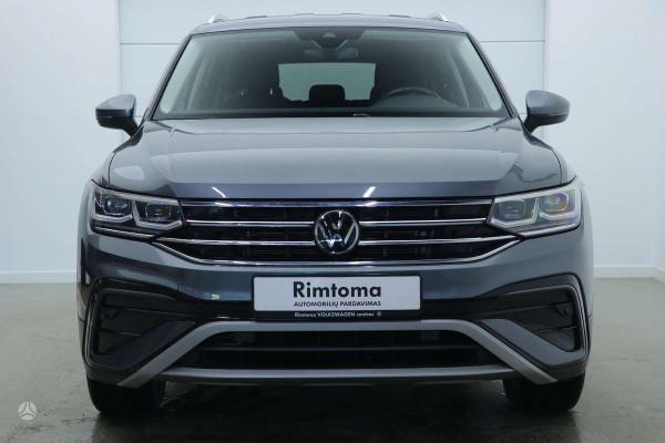 Pelēks Volkswagen Tiguan Allspace 2022 Viļņa, ar dzinēja tilpumu 1.50 L un nobraukumu 88 tūkst. km par 27900 €, foto 5 vietnē AUTOMOTO.COM.LV