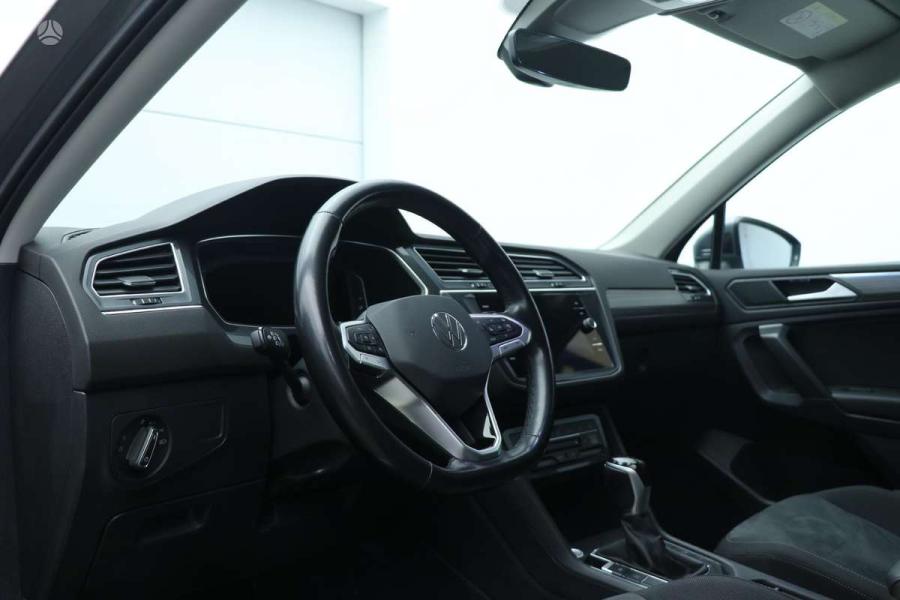 Pelēks Volkswagen Tiguan Allspace 2022 Viļņa, ar dzinēja tilpumu 1.50 L un nobraukumu 88 tūkst. km par 27900 €, foto 14 vietnē AUTOMOTO.COM.LV
