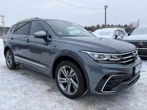 Pelēks Volkswagen Tiguan Allspace 2022 Viļņa, ar dzinēja tilpumu 2.00 L un nobraukumu 128 tūkst. km par 31200 €, foto 2 vietnē AUTOMOTO.COM.LV