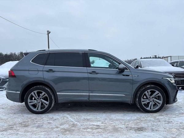 Grey Volkswagen Tiguan Allspace 2022 in Vilnius, with an engine capacity of 2.00 L and mileage of 128 thousand km for 31200 €, photo 5 on AUTOMOTO.COM.LV