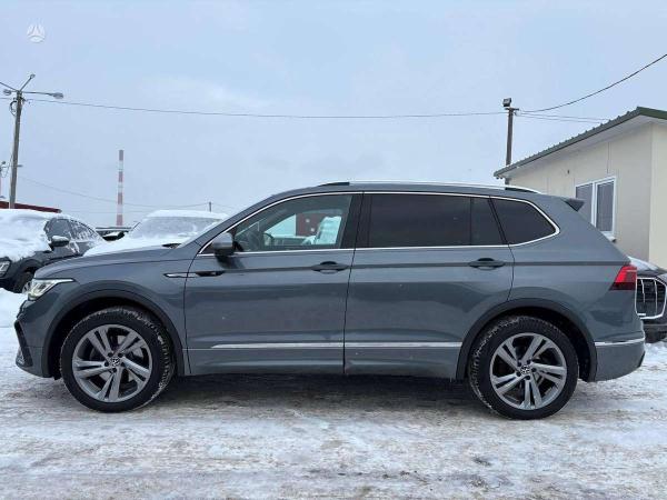 Grey Volkswagen Tiguan Allspace 2022 in Vilnius, with an engine capacity of 2.00 L and mileage of 128 thousand km for 31200 €, photo 6 on AUTOMOTO.COM.LV