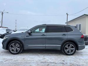 Pelēks Volkswagen Tiguan Allspace 2022 Viļņa, ar dzinēja tilpumu 2.00 L un nobraukumu 128 tūkst. km par 31200 €, foto 6 vietnē AUTOMOTO.COM.LV