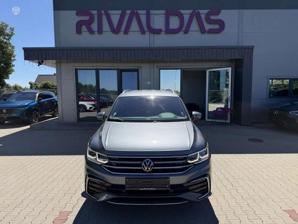 Grey Volkswagen Tiguan Allspace 2022 in Siauliai, with an engine capacity of 1.50 L and mileage of 198 thousand km for 24990 €, photo 4 on AUTOMOTO.COM.LV