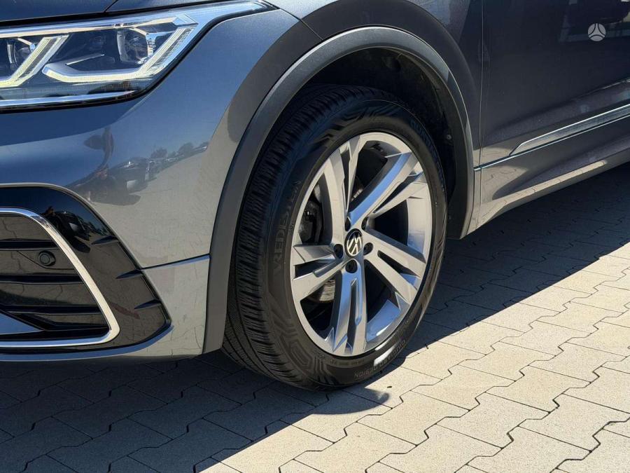 Pelēks Volkswagen Tiguan Allspace 2022 Šauļi, ar dzinēja tilpumu 1.50 L un nobraukumu 198 tūkst. km par 24990 €, foto 8 vietnē AUTOMOTO.COM.LV