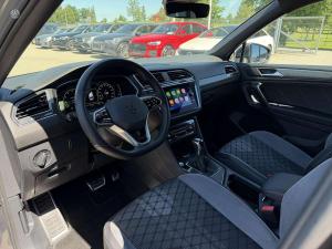 Pelēks Volkswagen Tiguan Allspace 2022 Šauļi, ar dzinēja tilpumu 1.50 L un nobraukumu 198 tūkst. km par 24990 €, foto 14 vietnē AUTOMOTO.COM.LV