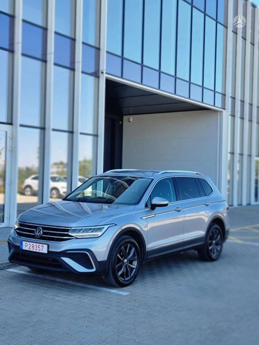 Pelēks Volkswagen Tiguan Allspace 2022 Viļņa, ar dzinēja tilpumu 1.50 L un nobraukumu 188 tūkst. km par 21700 €, foto 3 vietnē AUTOMOTO.COM.LV