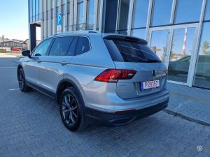 Pelēks Volkswagen Tiguan Allspace 2022 Viļņa, ar dzinēja tilpumu 1.50 L un nobraukumu 188 tūkst. km par 21700 €, foto 6 vietnē AUTOMOTO.COM.LV