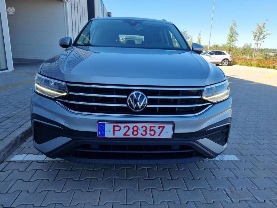 Pelēks Volkswagen Tiguan Allspace 2022 Viļņa, ar dzinēja tilpumu 1.50 L un nobraukumu 188 tūkst. km par 21700 €, foto 7 vietnē AUTOMOTO.COM.LV