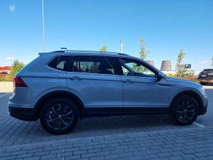 Pelēks Volkswagen Tiguan Allspace 2022 Viļņa, ar dzinēja tilpumu 1.50 L un nobraukumu 188 tūkst. km par 21700 €, foto 8 vietnē AUTOMOTO.COM.LV