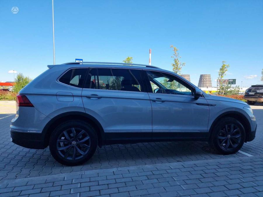 Pelēks Volkswagen Tiguan Allspace 2022 Viļņa, ar dzinēja tilpumu 1.50 L un nobraukumu 188 tūkst. km par 21700 €, foto 8 vietnē AUTOMOTO.COM.LV