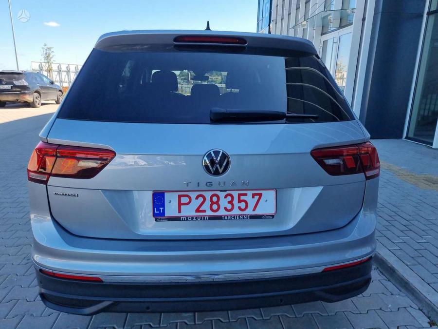 Pelēks Volkswagen Tiguan Allspace 2022 Viļņa, ar dzinēja tilpumu 1.50 L un nobraukumu 188 tūkst. km par 21700 €, foto 11 vietnē AUTOMOTO.COM.LV