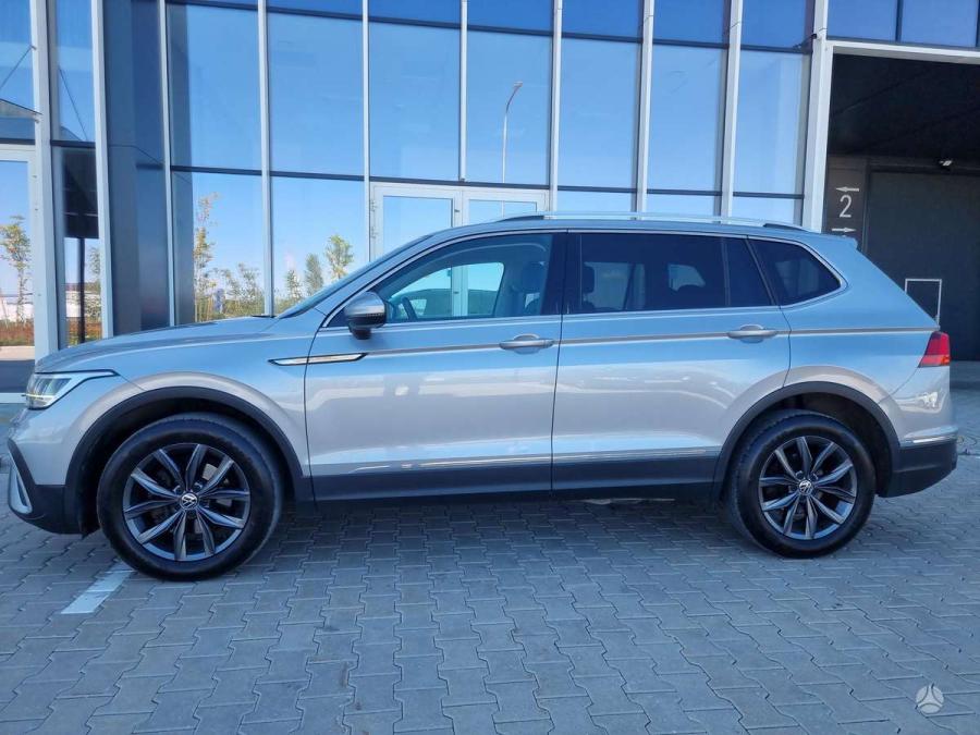 Pelēks Volkswagen Tiguan Allspace 2022 Viļņa, ar dzinēja tilpumu 1.50 L un nobraukumu 188 tūkst. km par 21700 €, foto 12 vietnē AUTOMOTO.COM.LV