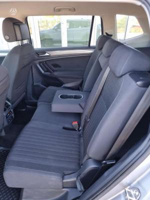 Pelēks Volkswagen Tiguan Allspace 2022 Viļņa, ar dzinēja tilpumu 1.50 L un nobraukumu 188 tūkst. km par 21700 €, foto 16 vietnē AUTOMOTO.COM.LV