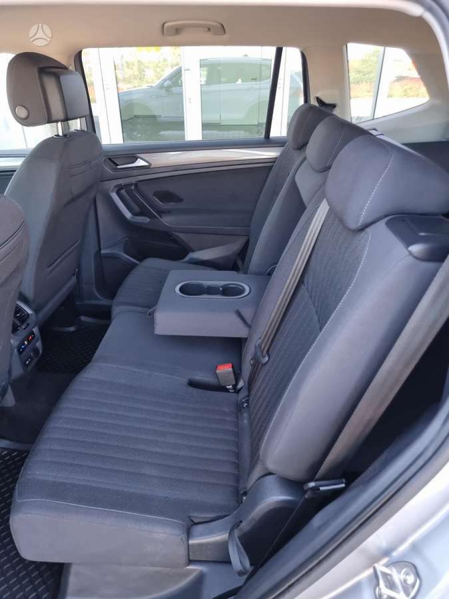 Pelēks Volkswagen Tiguan Allspace 2022 Viļņa, ar dzinēja tilpumu 1.50 L un nobraukumu 188 tūkst. km par 21700 €, foto 16 vietnē AUTOMOTO.COM.LV