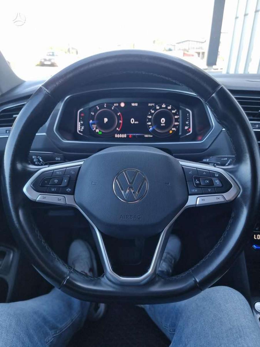 Pelēks Volkswagen Tiguan Allspace 2022 Viļņa, ar dzinēja tilpumu 1.50 L un nobraukumu 188 tūkst. km par 21700 €, foto 18 vietnē AUTOMOTO.COM.LV