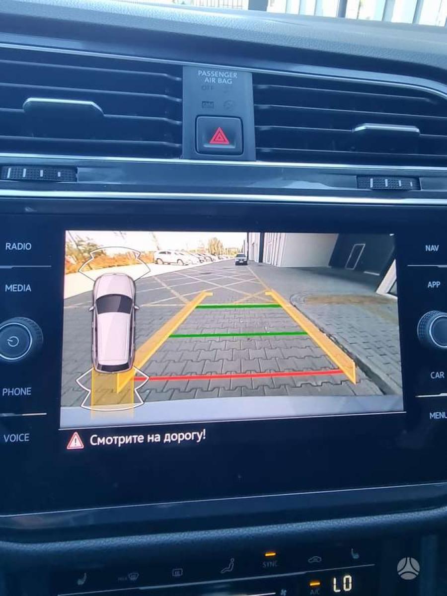 Pelēks Volkswagen Tiguan Allspace 2022 Viļņa, ar dzinēja tilpumu 1.50 L un nobraukumu 188 tūkst. km par 21700 €, foto 19 vietnē AUTOMOTO.COM.LV