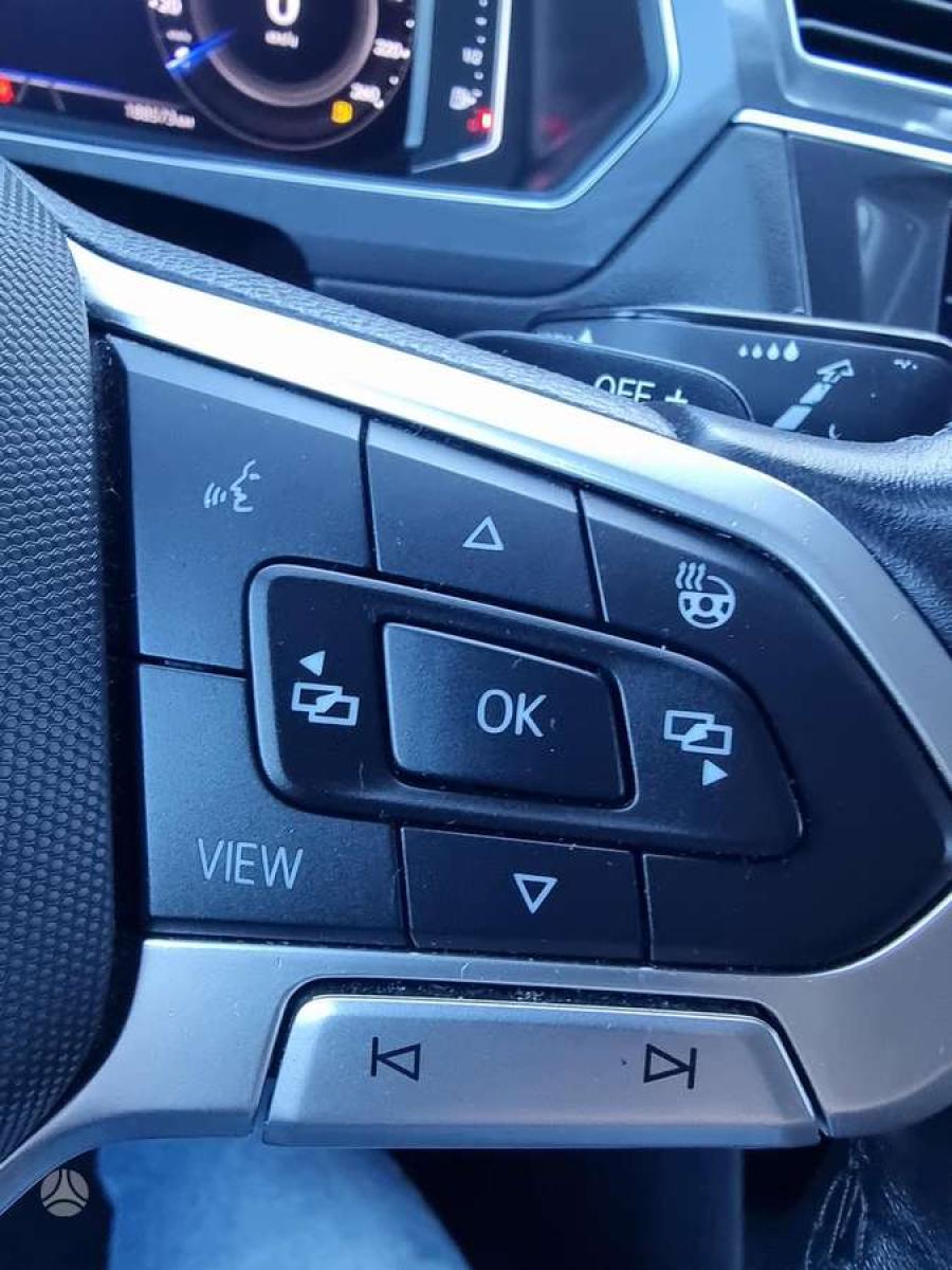 Pelēks Volkswagen Tiguan Allspace 2022 Viļņa, ar dzinēja tilpumu 1.50 L un nobraukumu 188 tūkst. km par 21700 €, foto 22 vietnē AUTOMOTO.COM.LV