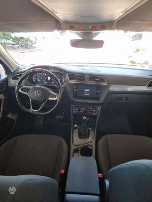 Pelēks Volkswagen Tiguan Allspace 2022 Viļņa, ar dzinēja tilpumu 1.50 L un nobraukumu 188 tūkst. km par 21700 €, foto 26 vietnē AUTOMOTO.COM.LV