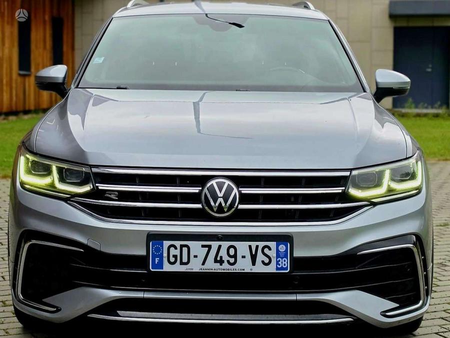 Grey Volkswagen Tiguan Allspace 2022 in Taurage, with an engine capacity of 1.97 L and mileage of 236 thousand km for 21800 €, photo 1 on AUTOMOTO.COM.LV