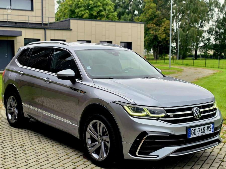 Grey Volkswagen Tiguan Allspace 2022 in Taurage, with an engine capacity of 1.97 L and mileage of 236 thousand km for 21800 €, photo 4 on AUTOMOTO.COM.LV