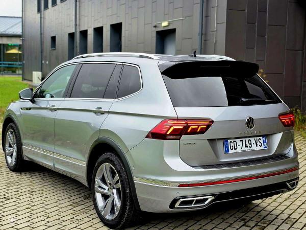 Grey Volkswagen Tiguan Allspace 2022 in Taurage, with an engine capacity of 1.97 L and mileage of 236 thousand km for 21800 €, photo 5 on AUTOMOTO.COM.LV