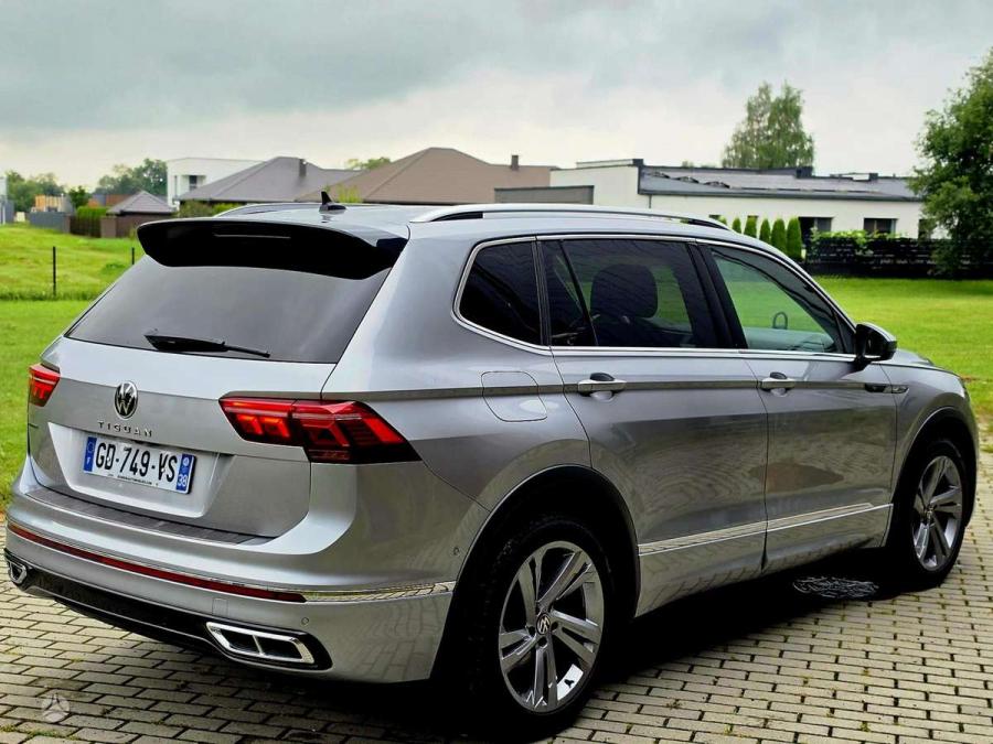 Grey Volkswagen Tiguan Allspace 2022 in Taurage, with an engine capacity of 1.97 L and mileage of 236 thousand km for 21800 €, photo 8 on AUTOMOTO.COM.LV