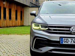 Grey Volkswagen Tiguan Allspace 2022 in Taurage, with an engine capacity of 1.97 L and mileage of 236 thousand km for 21800 €, photo 10 on AUTOMOTO.COM.LV