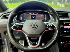 Grey Volkswagen Tiguan Allspace 2022 in Taurage, with an engine capacity of 1.97 L and mileage of 236 thousand km for 21800 €, photo 25 on AUTOMOTO.COM.LV