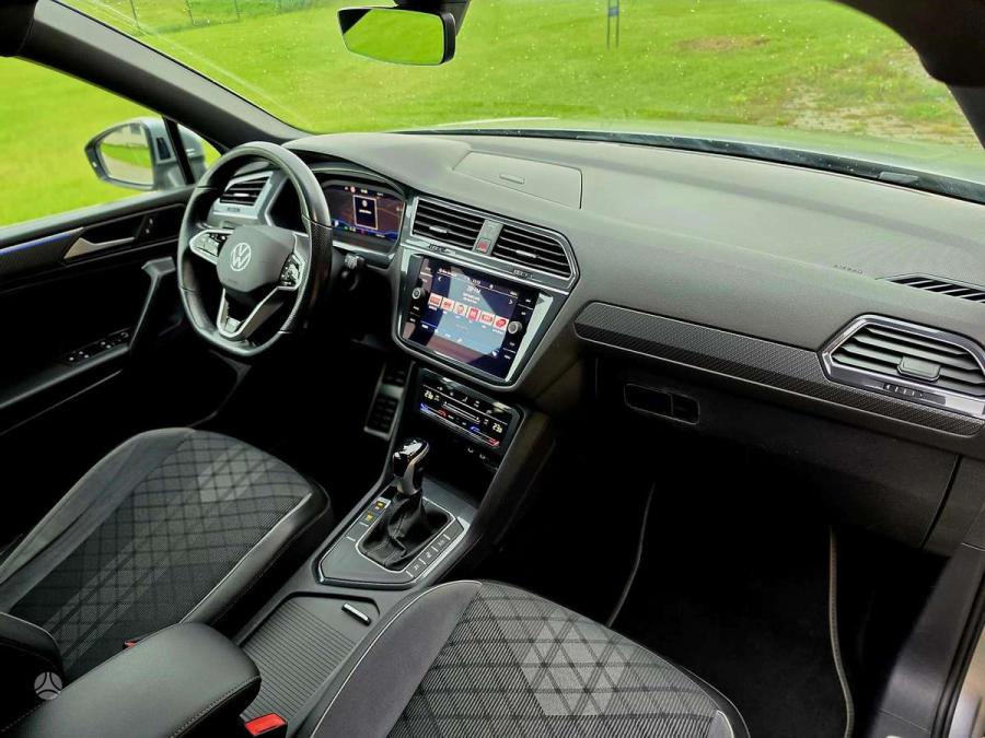 Grey Volkswagen Tiguan Allspace 2022 in Taurage, with an engine capacity of 1.97 L and mileage of 236 thousand km for 21800 €, photo 28 on AUTOMOTO.COM.LV