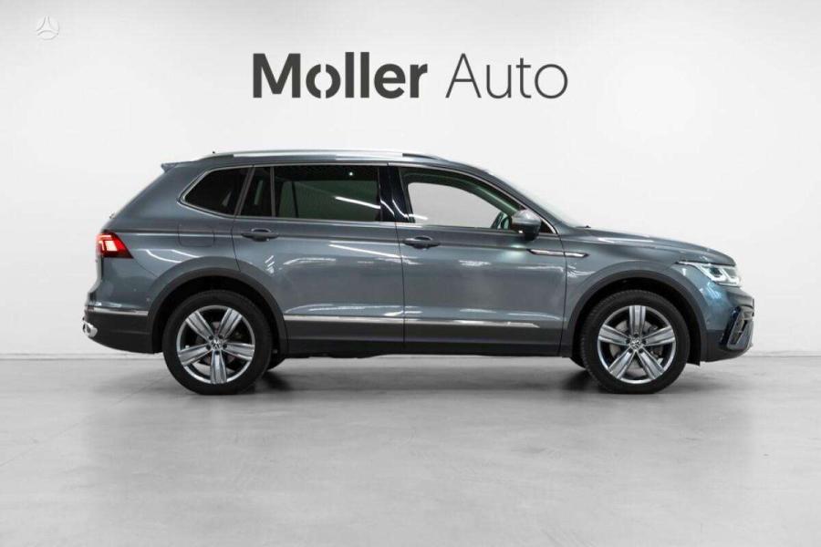 Pelēks Volkswagen Tiguan Allspace 2022 Viļņa, ar dzinēja tilpumu 2.00 L un nobraukumu 130 tūkst. km par 28900 €, foto 4 vietnē AUTOMOTO.COM.LV